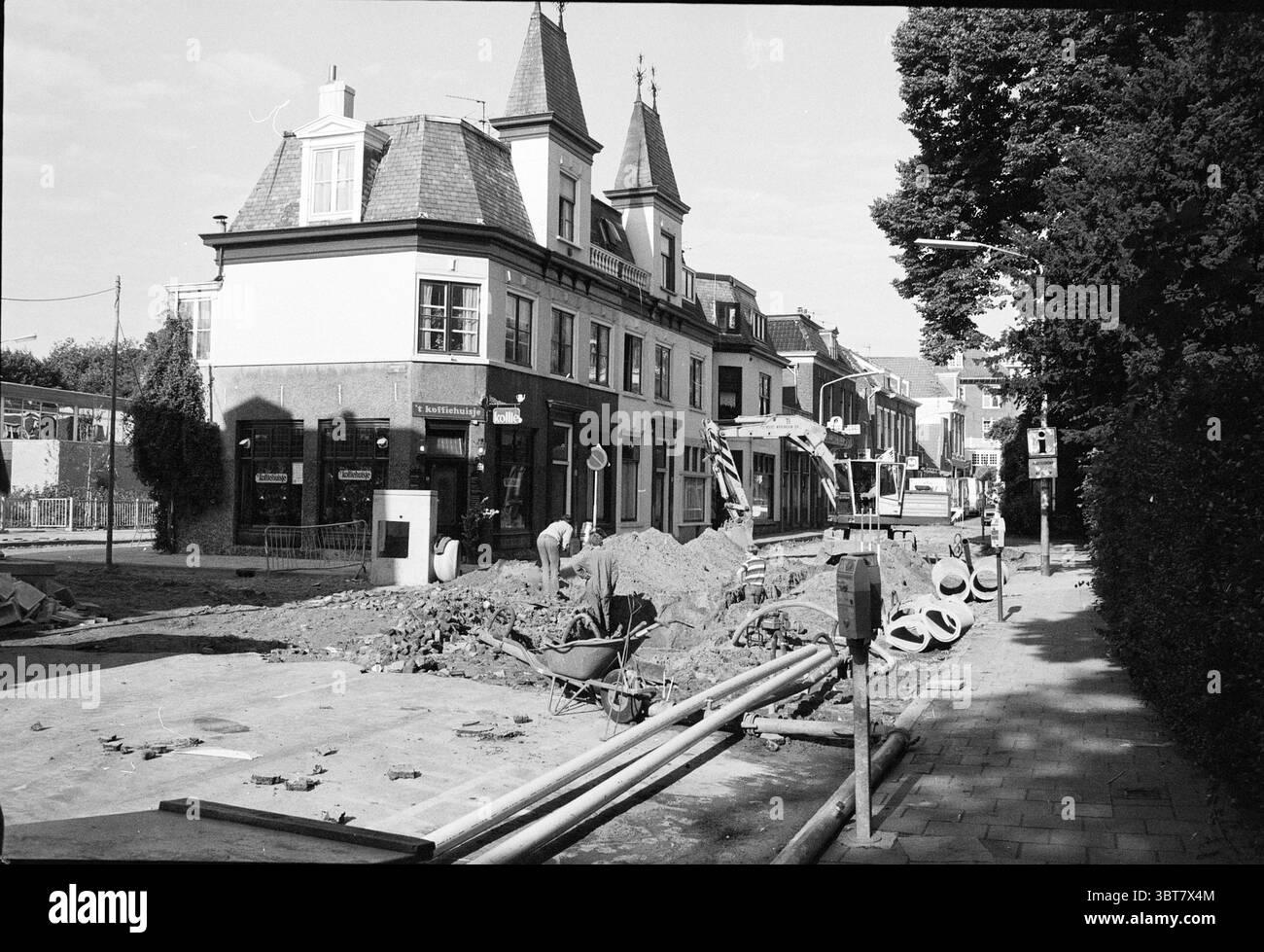 1984 closure Black and White Stock Photos & Images - Alamy