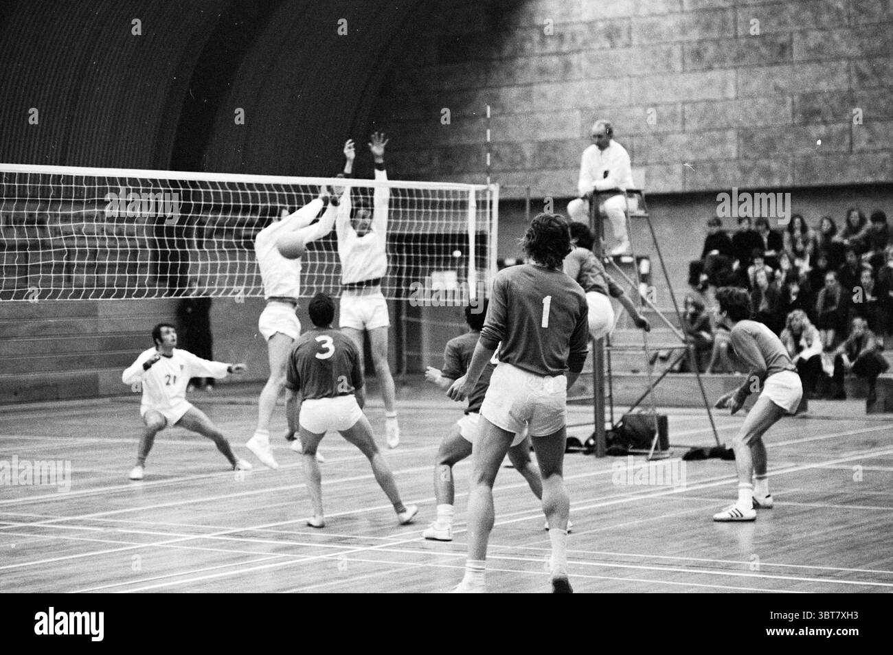 White net stretches across hi-res stock photography and images - Alamy