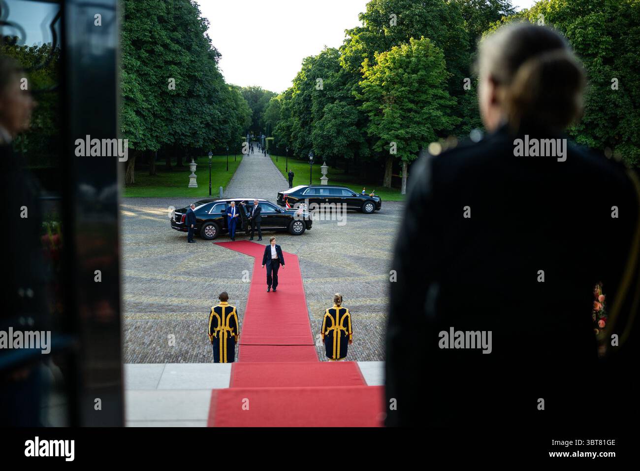 President Donald Trump arrives to the Huis ten Bosch Palace before ...