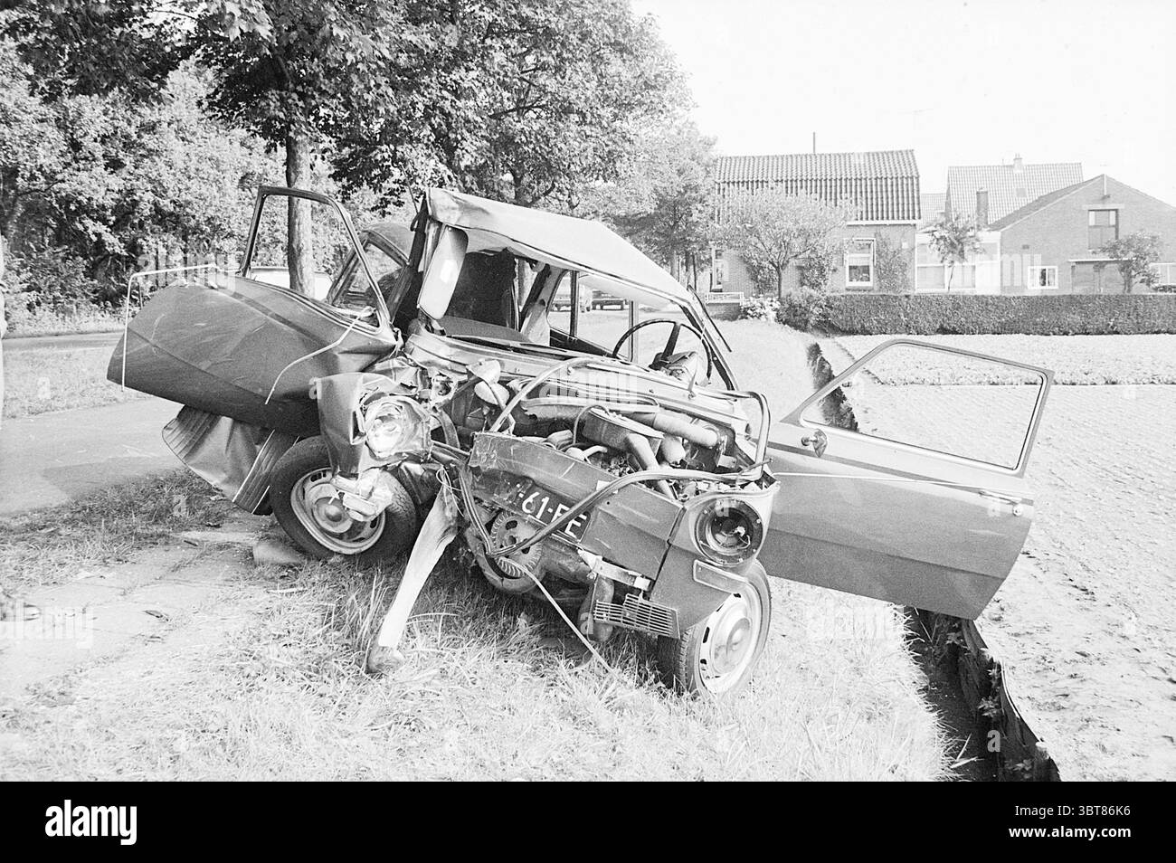 Skewed chassis hi-res stock photography and images - Alamy