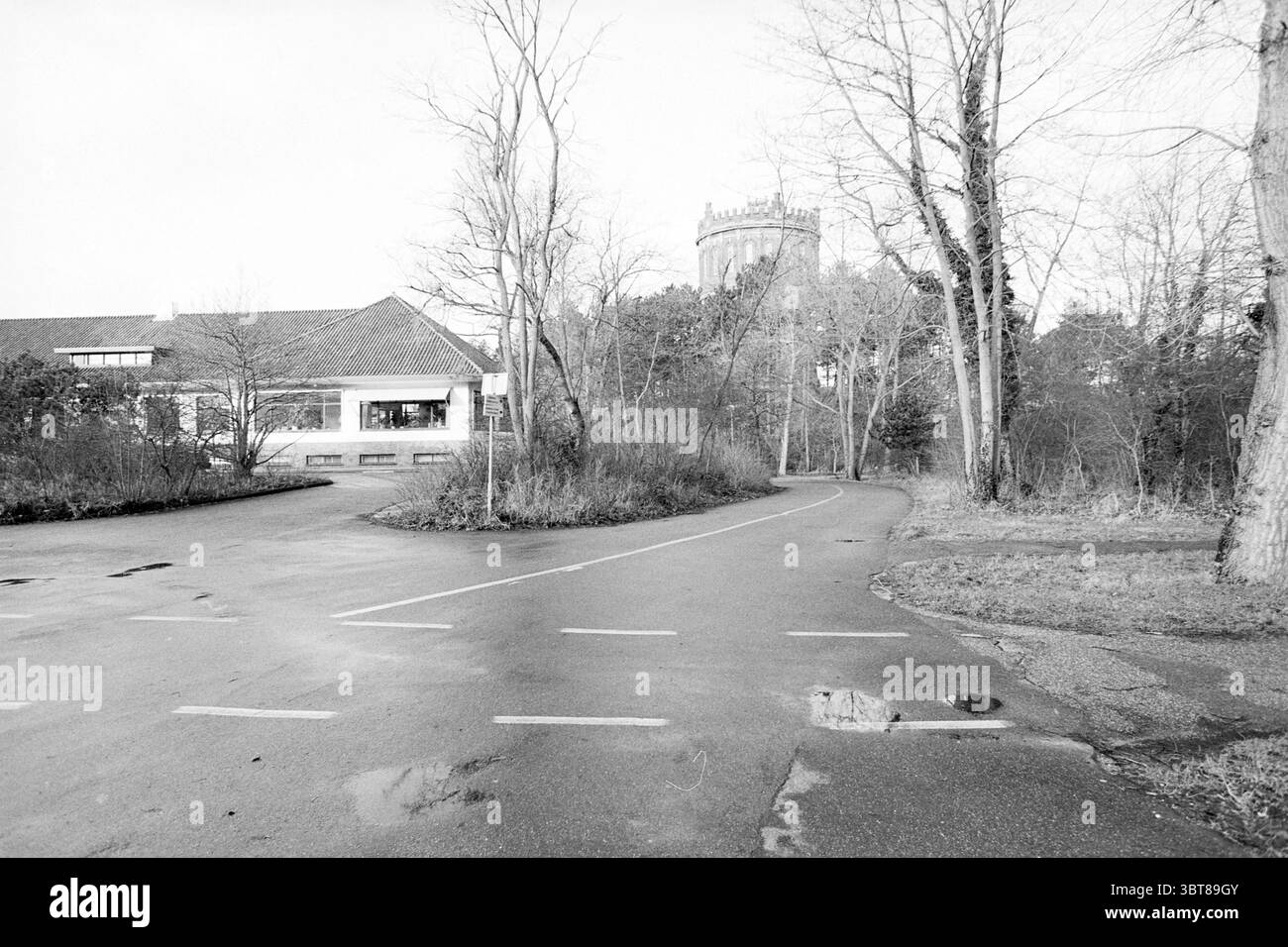 Water tower Overveen winter walk Overveen, Whizgle News, Dutch Desk ...