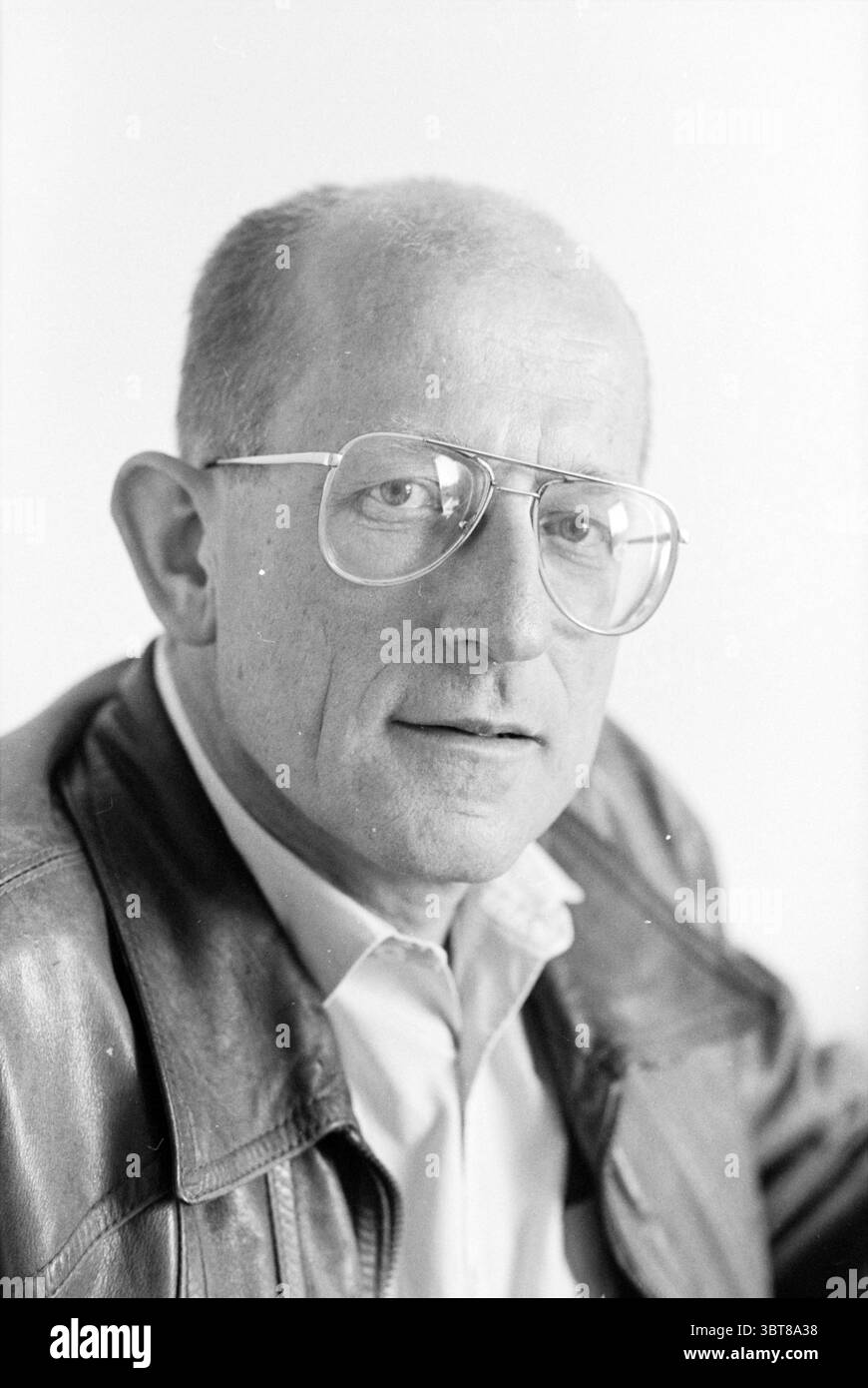 Kees Verhagen action for convicts in Australia Persons, Whizgle News ...