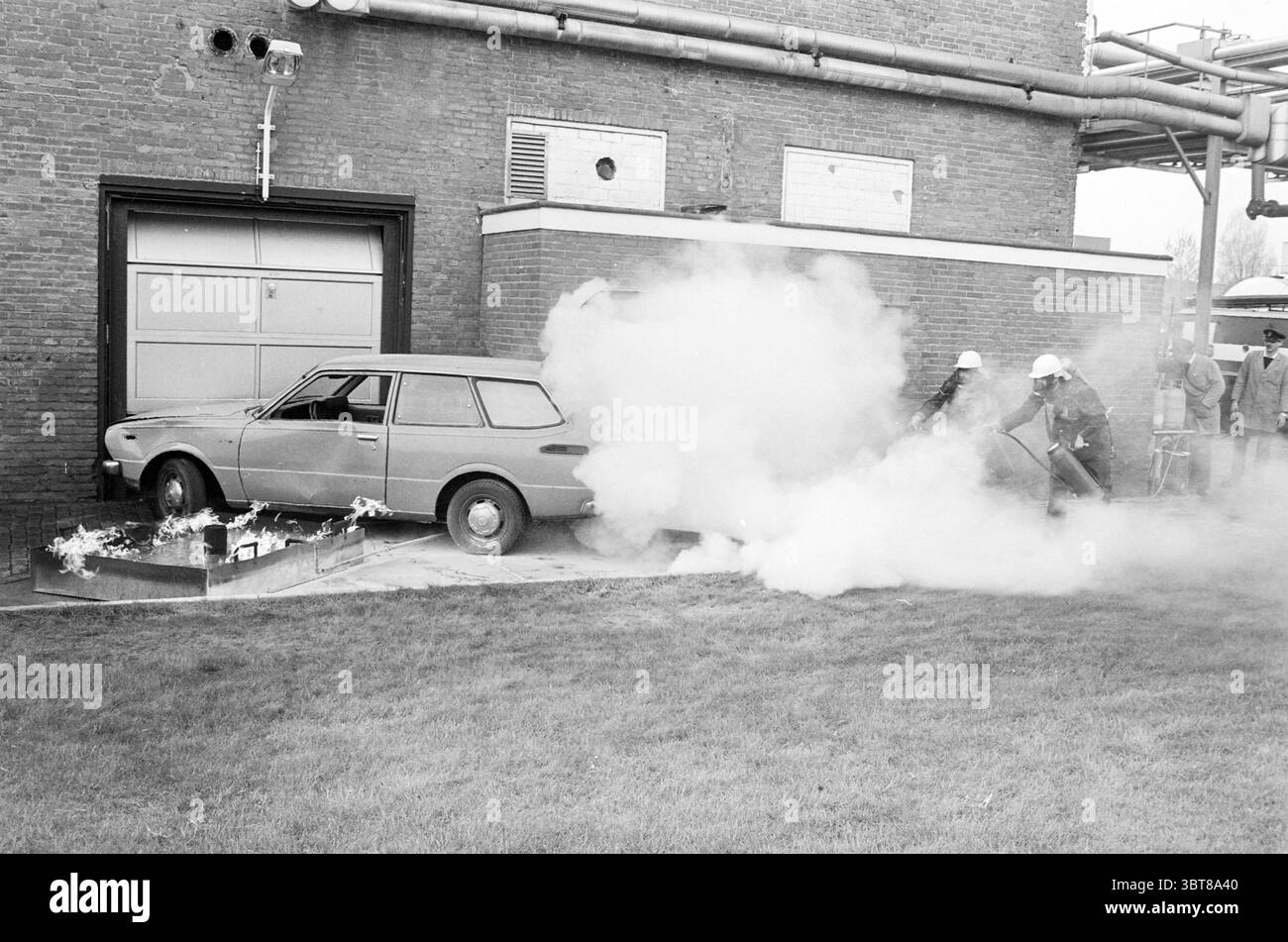 Otherwise utilitarian backdrop hi-res stock photography and images - Alamy