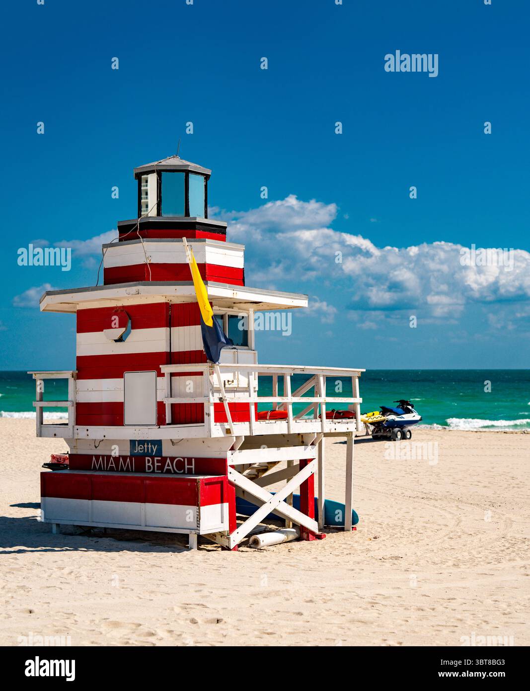 Miami Beach pier. Iconic lifeguard tower on Miami Beach. Scenic view of ...