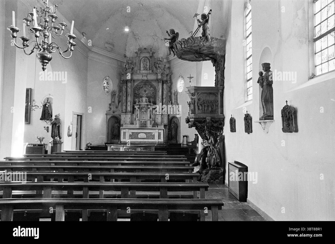 Angles opposite Black and White Stock Photos & Images - Alamy