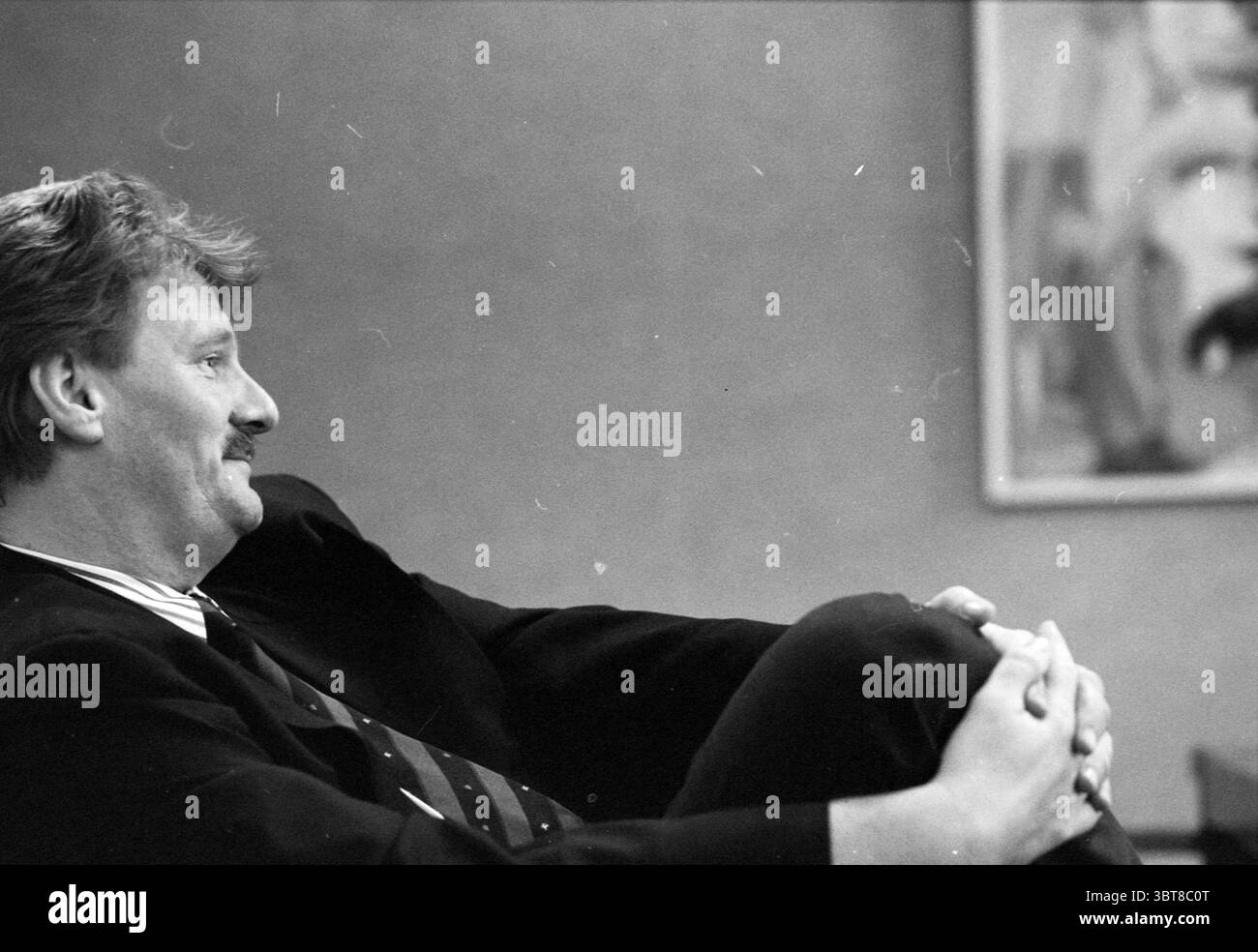 Attentive posture hints hi-res stock photography and images - Alamy