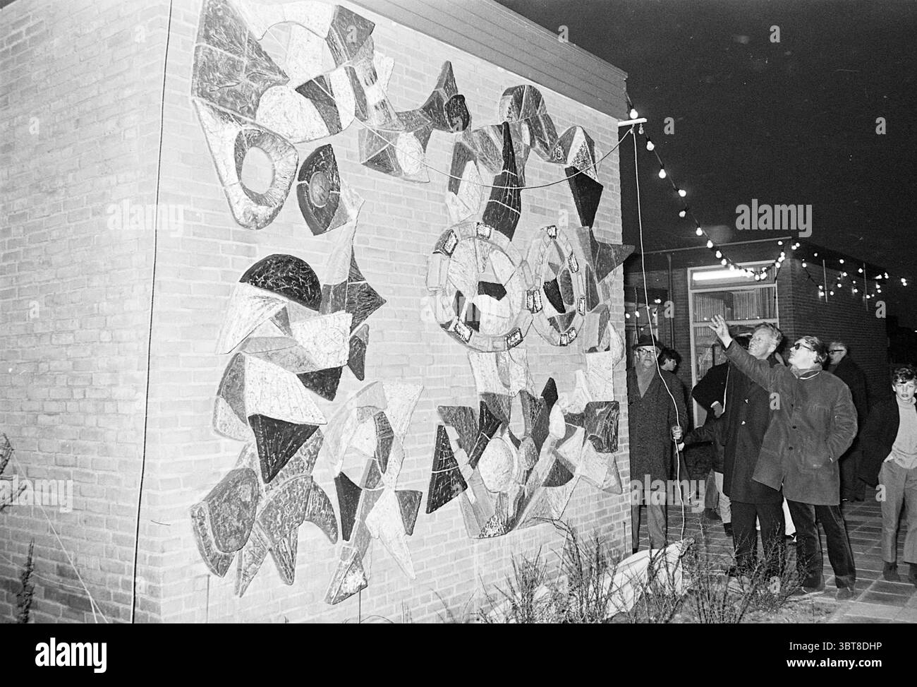 Unveiling ceramic wall kennedy school hi-res stock photography and ...
