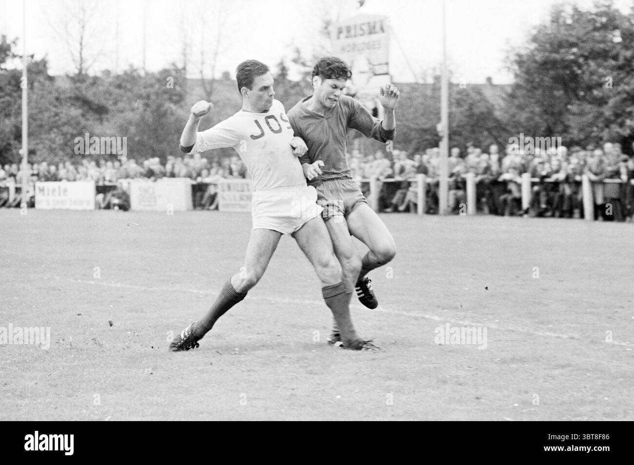 Goalkeeper stance Black and White Stock Photos & Images - Alamy