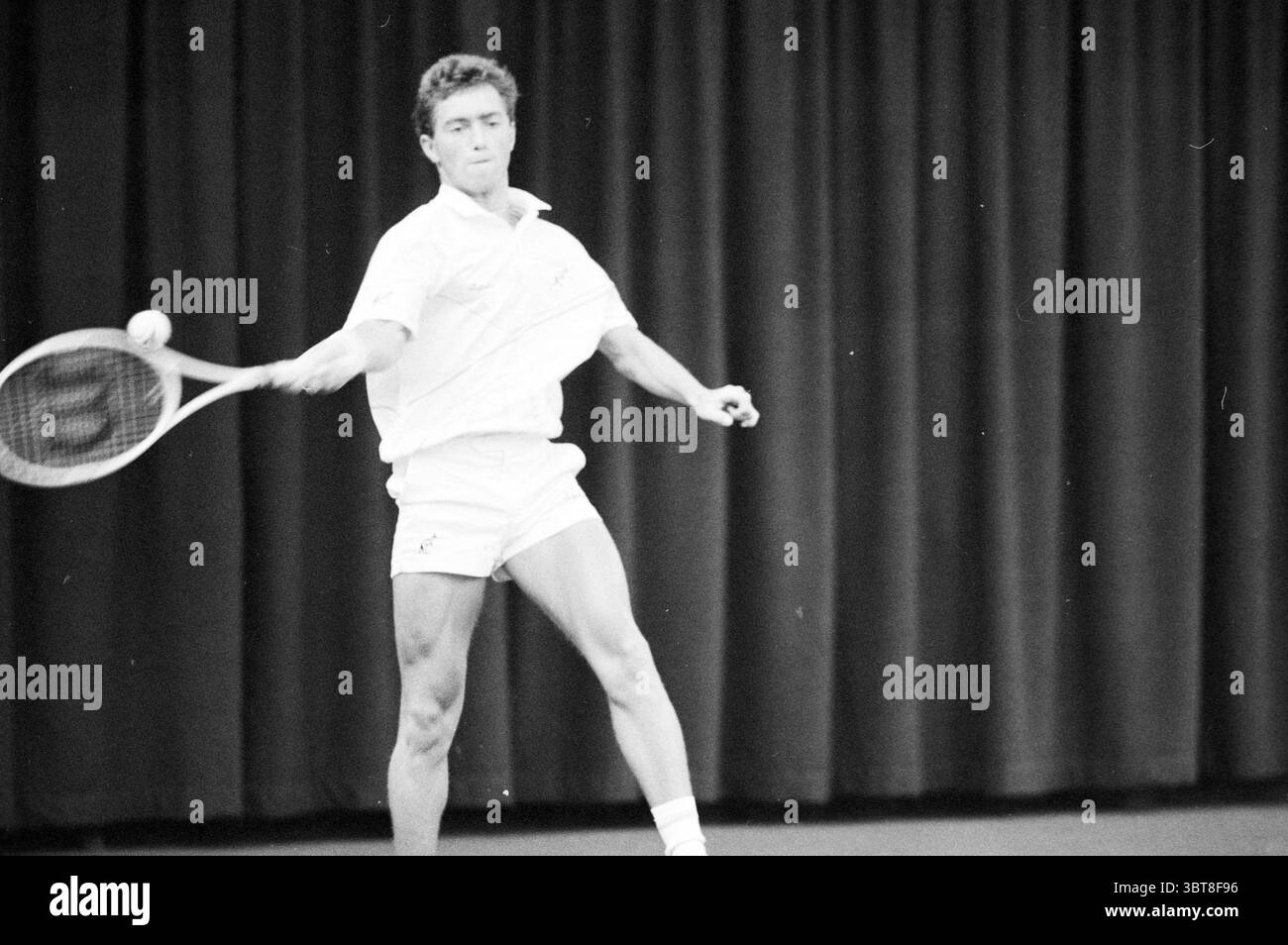 Sports traditional aesthetic hi-res stock photography and images - Alamy