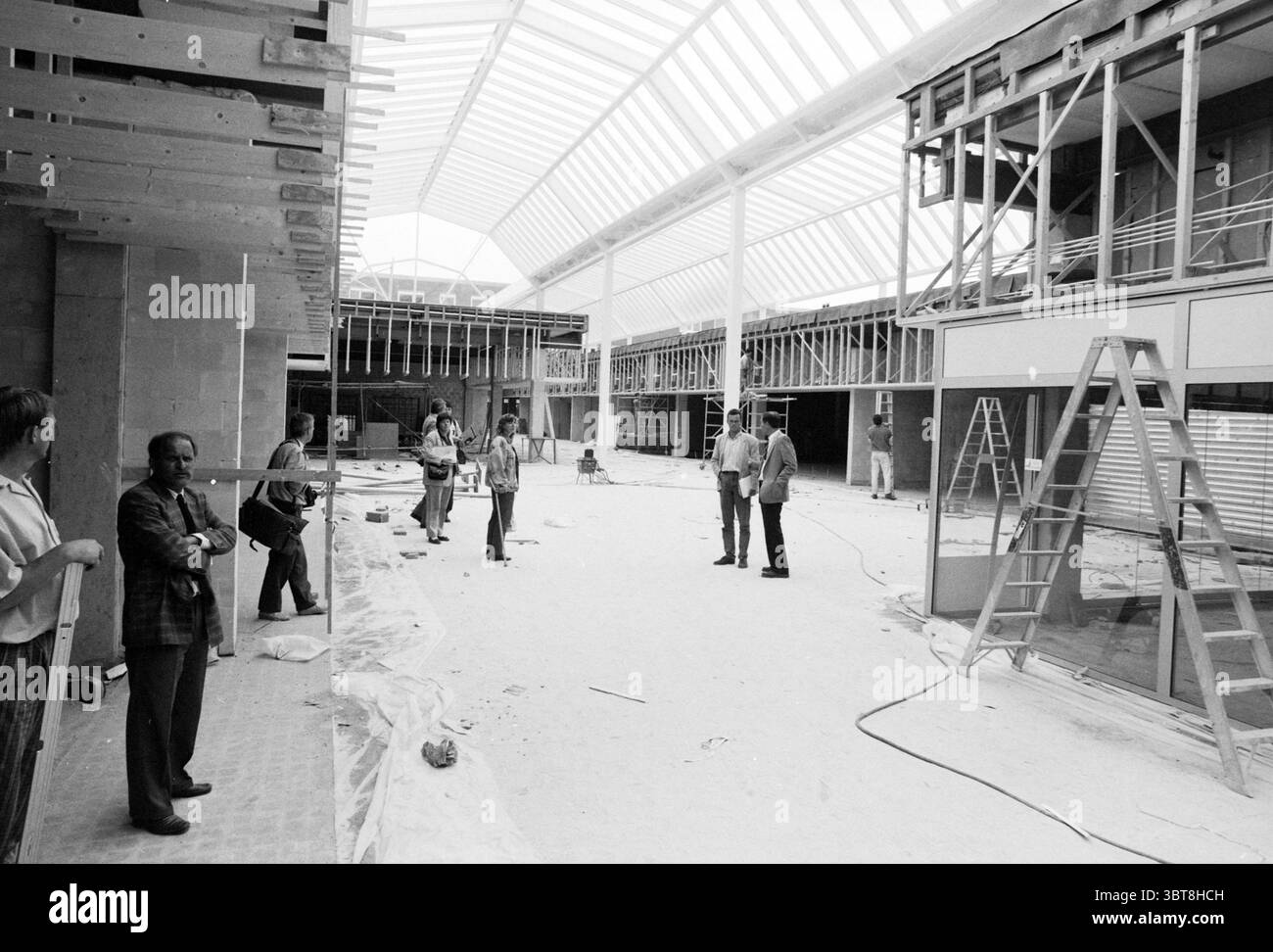 New shopping center Hoofddorp Shops and kiosks Hoofddorp The ...