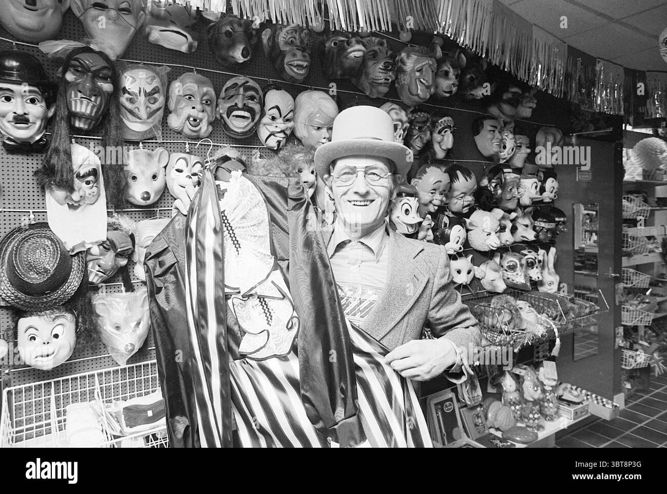 Holds features bold stripes hi-res stock photography and images - Alamy