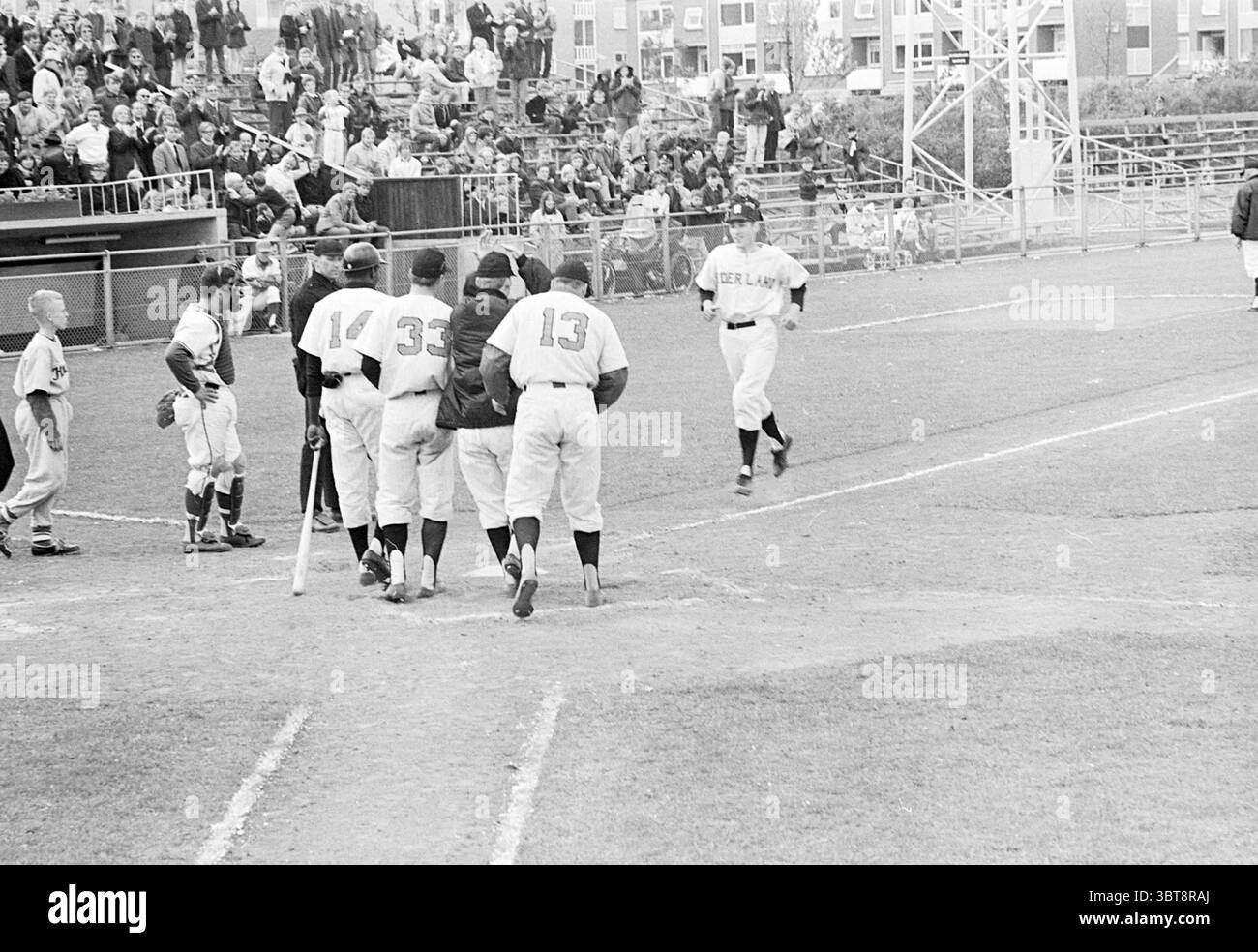 33 13 Black and White Stock Photos & Images - Alamy