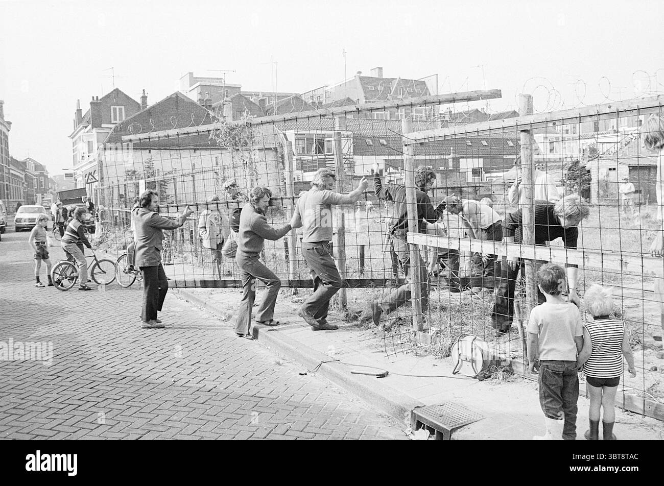 Rose arbor grounds Black and White Stock Photos & Images - Alamy