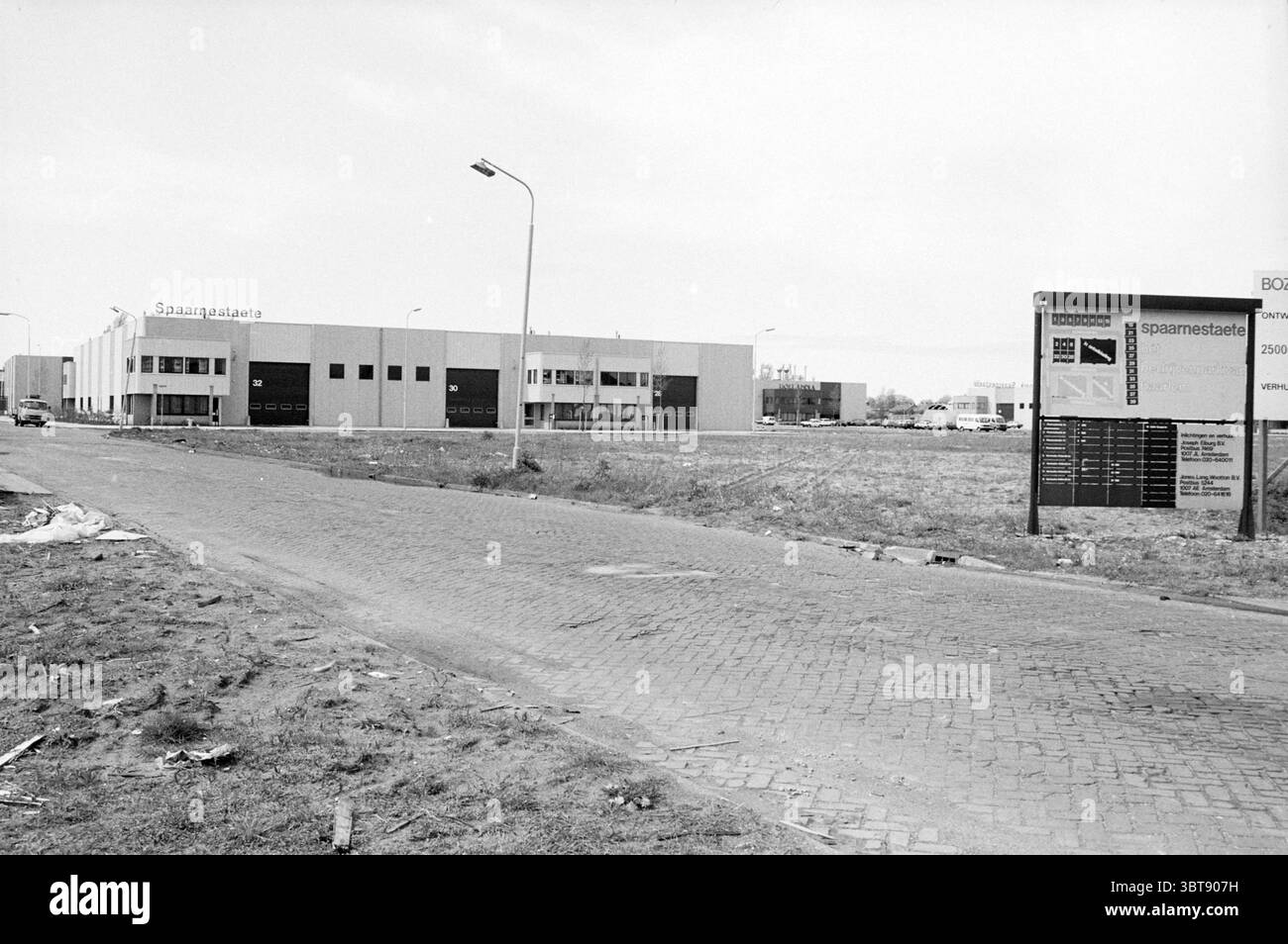 Buildings utilitarian appearance hi-res stock photography and images ...