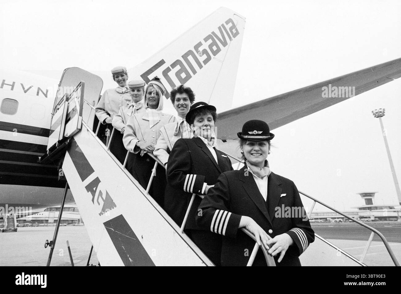 Dark pilots uniform complete hi-res stock photography and images - Alamy