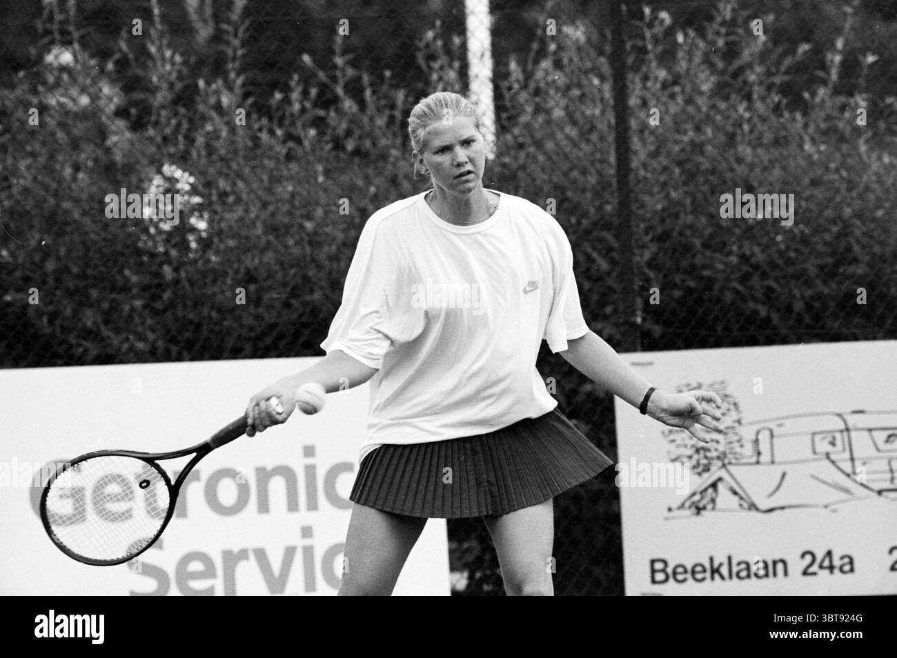 Tennis Caroline de Vries, Whizgle News, Dutch Desk, The Netherlands ...