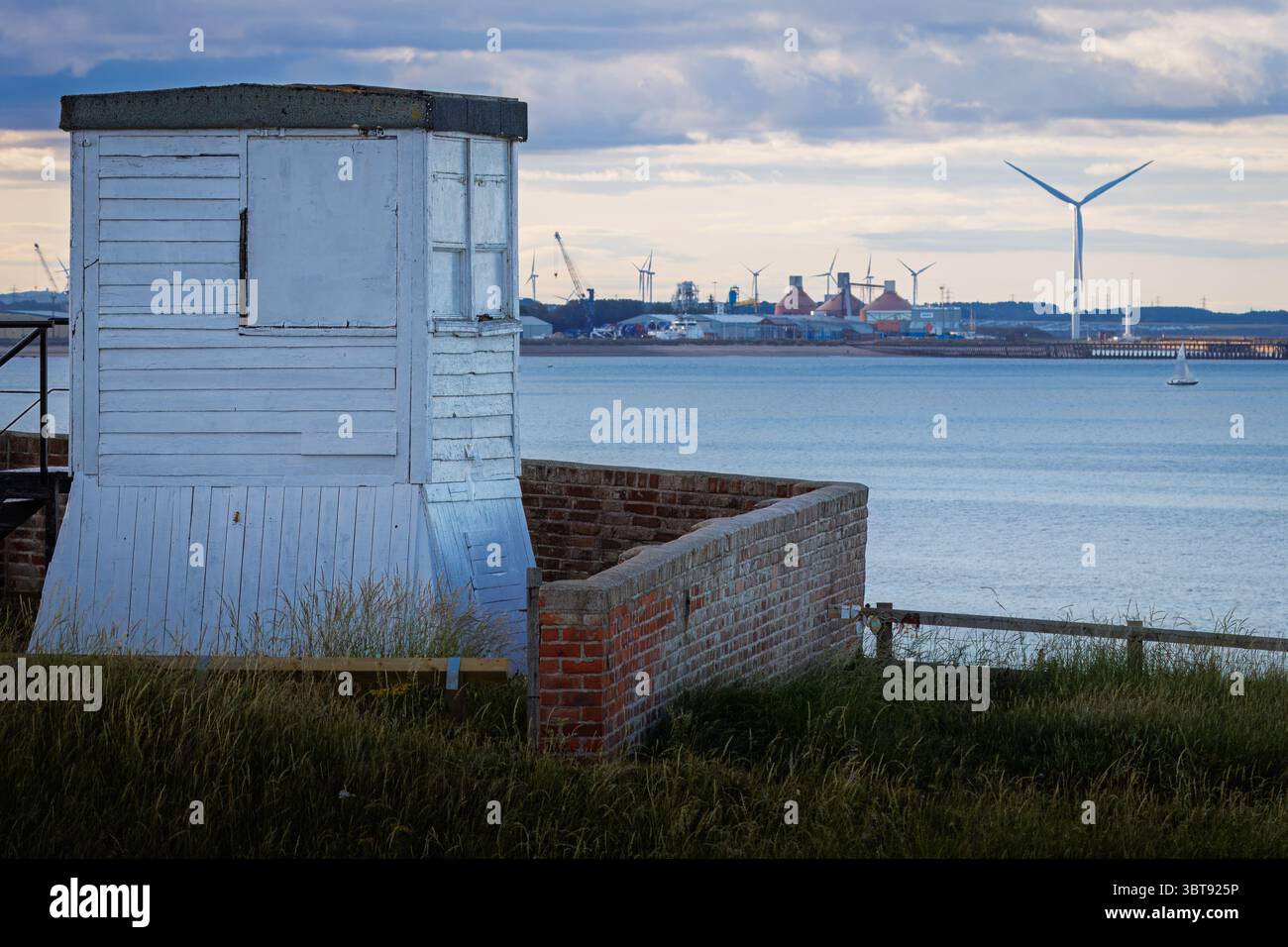 Sunrise seaton sluice in hi-res stock photography and images - Alamy