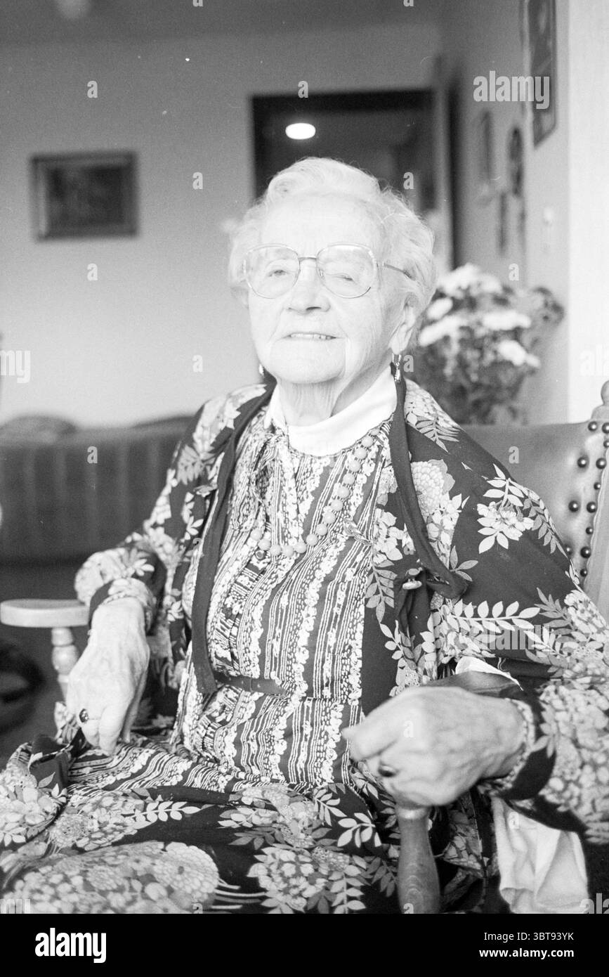 Mrs. Bakker 100 years of Hillegom Centenarians one hundred years ...