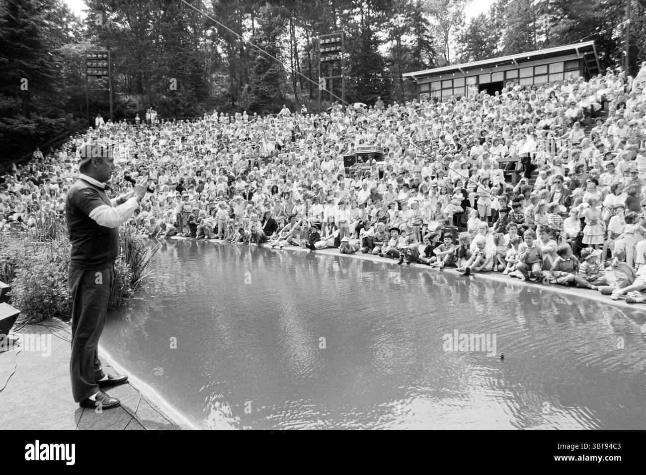 Open sky theater Black and White Stock Photos & Images - Alamy