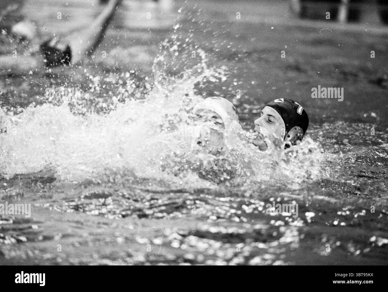 Swimmer gasping hi-res stock photography and images - Alamy