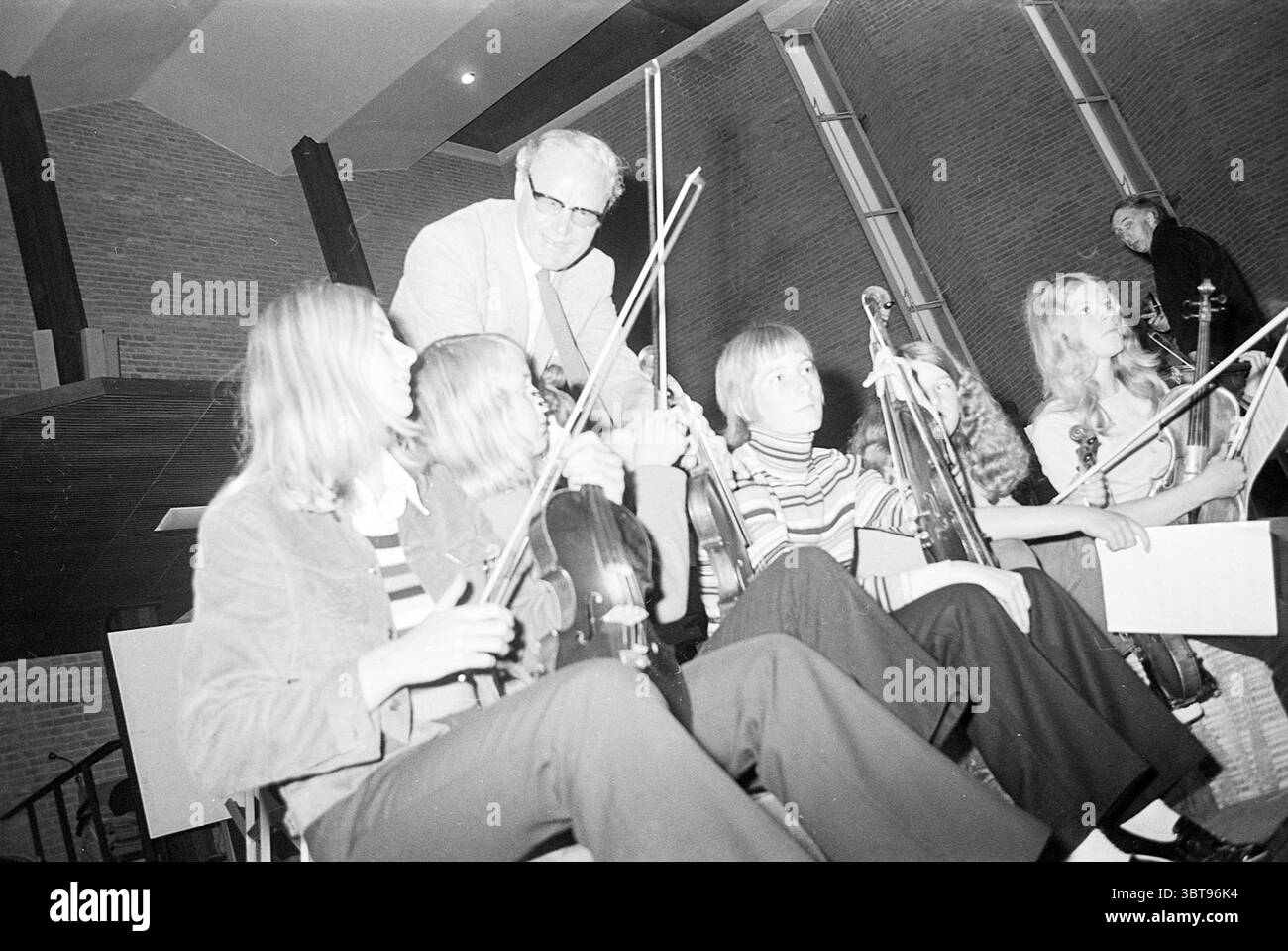 Coming together one group hi-res stock photography and images - Alamy