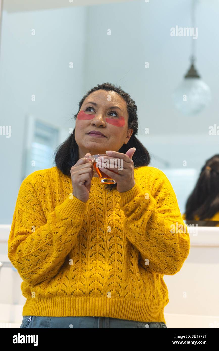Woman beauty glass mirror jar hi-res stock photography and images - Alamy