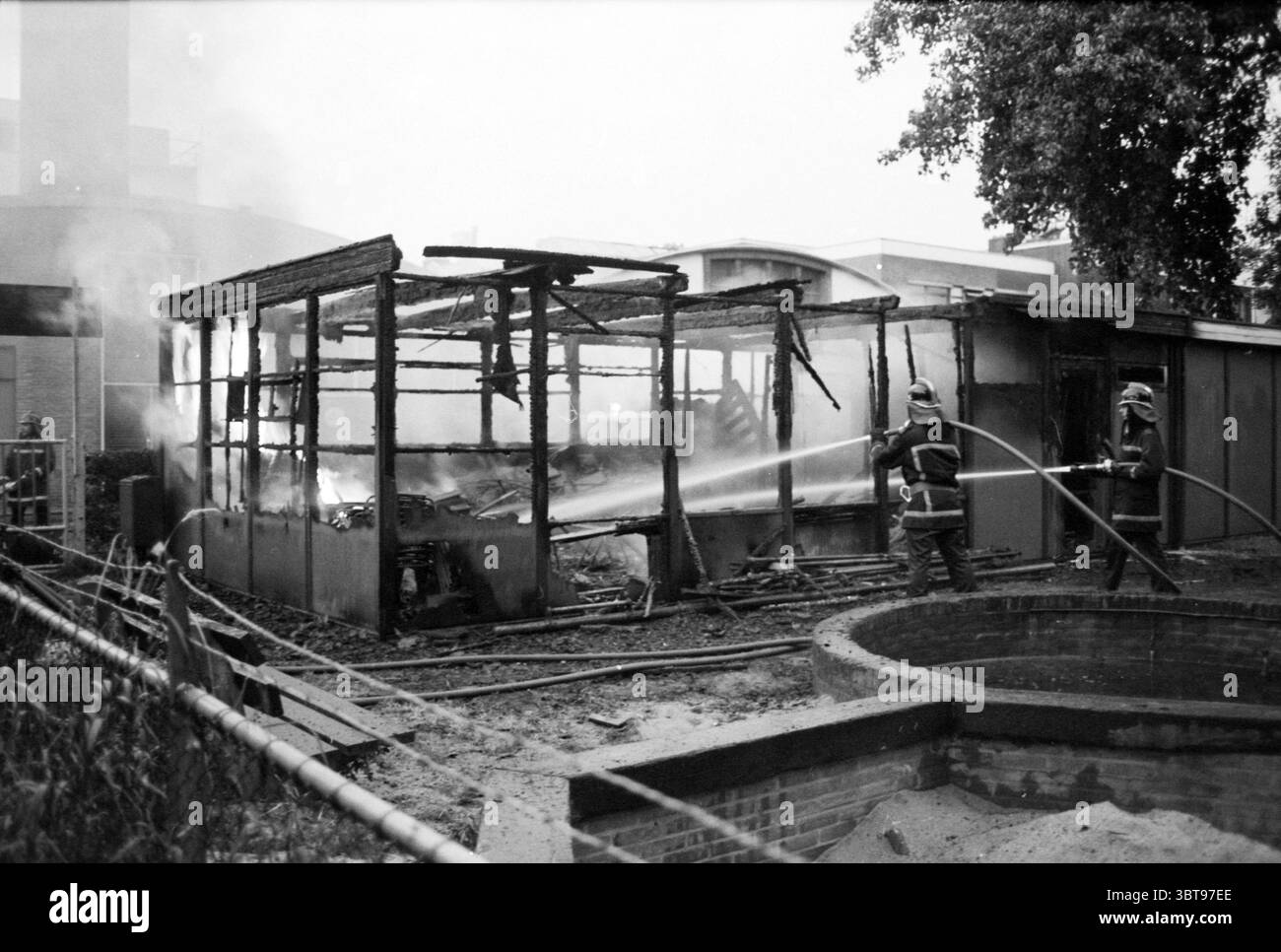 Dismantled edifice reveal signs hi-res stock photography and images - Alamy