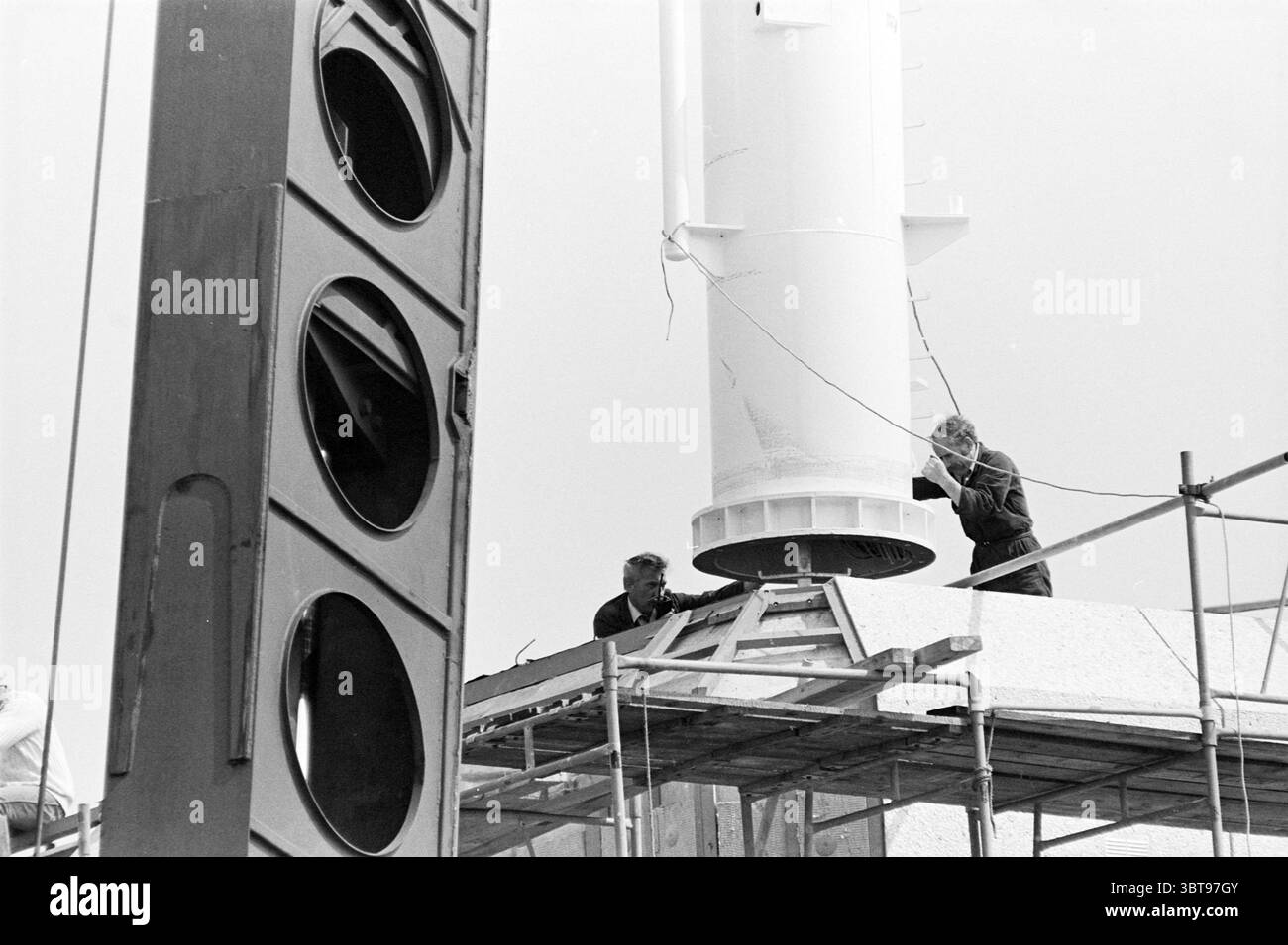 Installing mast Black and White Stock Photos & Images - Alamy
