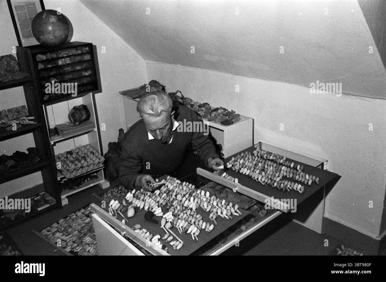 Array size Black and White Stock Photos & Images - Alamy