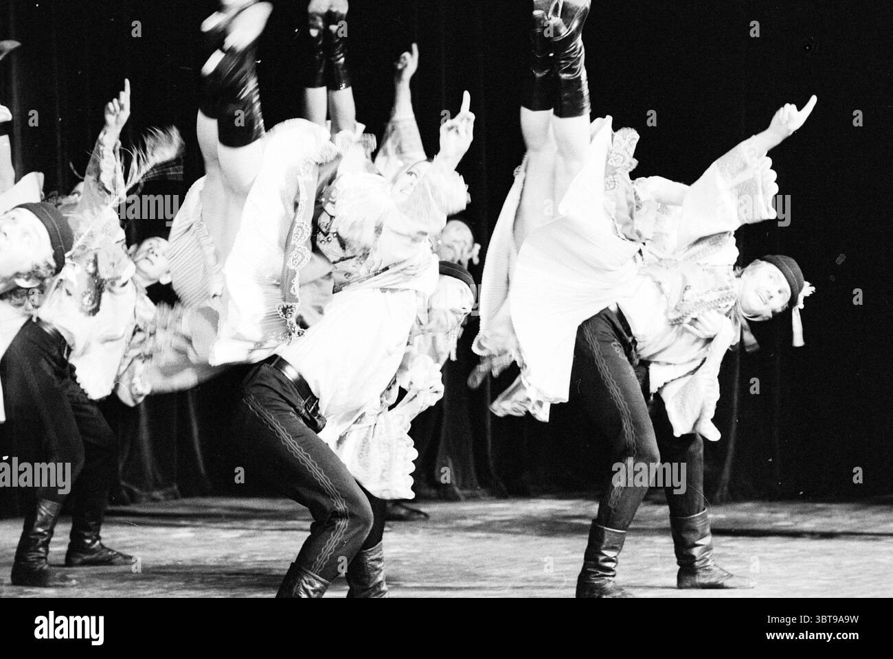 Executing impressive leaps hi-res stock photography and images - Alamy