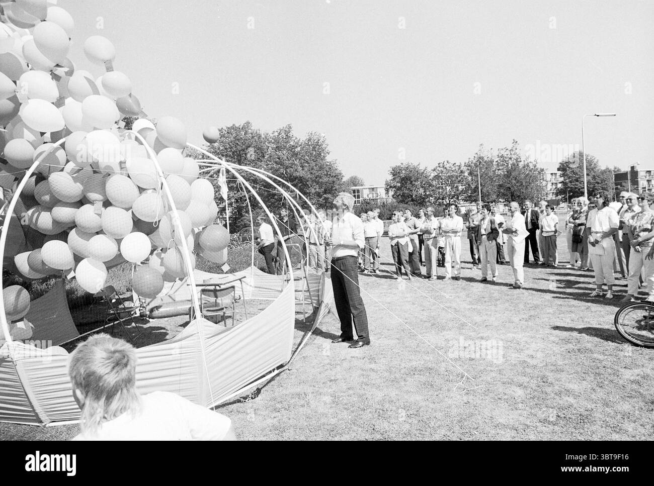 Geodesic dome structure stands hi-res stock photography and images - Alamy