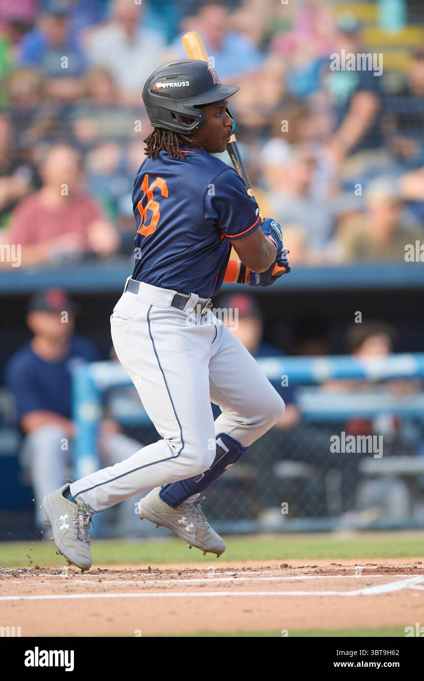 Bowling Green Hot Rods Ryan Spikes (16) at bat during a game against ...