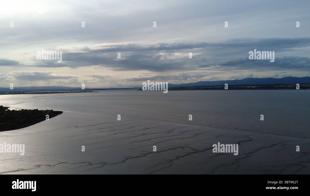 Shallow river on background hi-res stock photography and images - Alamy