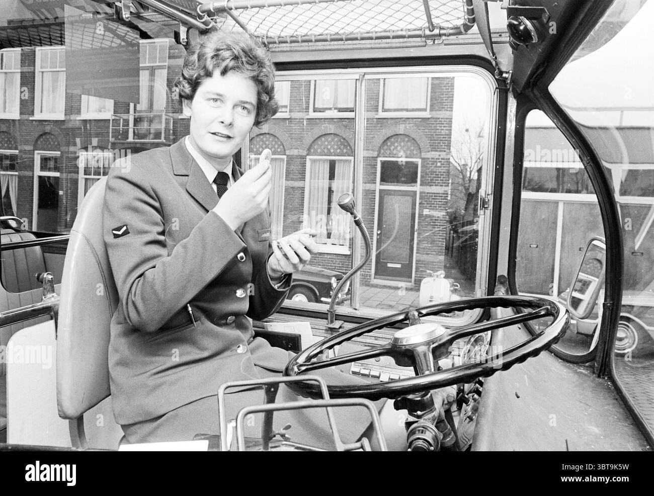 Windows 11 box hi-res stock photography and images - Alamy