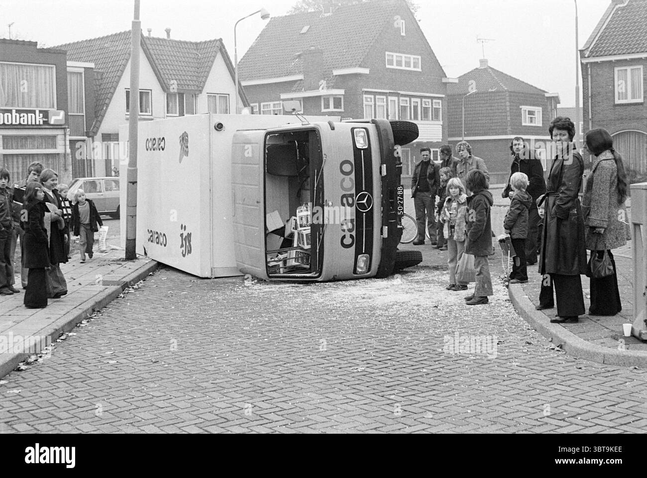Overturned delivery van resting hi-res stock photography and images - Alamy