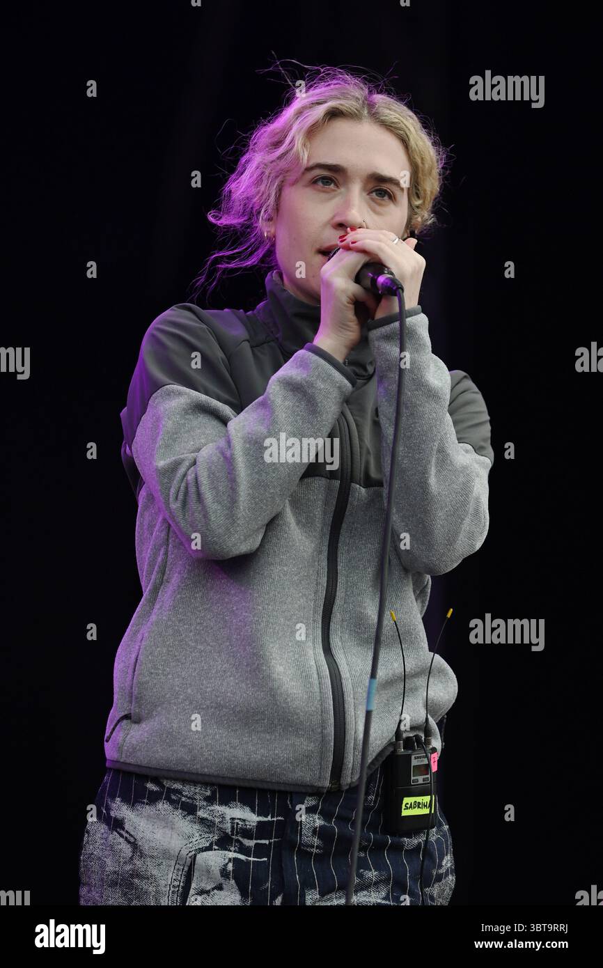 American indie rock singer, songwriter and musician Sabrina Mae ...
