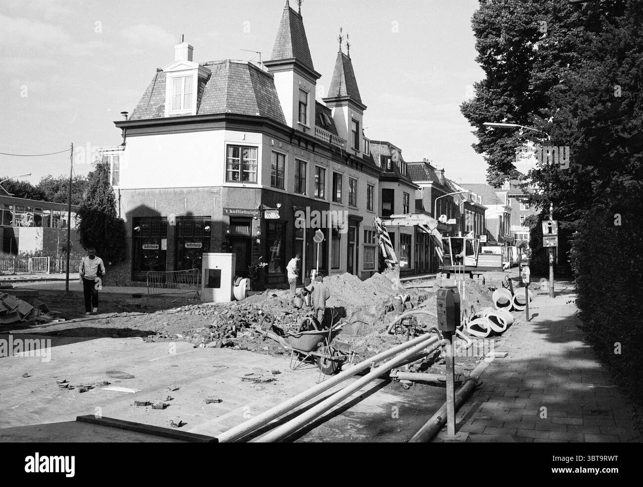 1984 closure Black and White Stock Photos & Images - Alamy