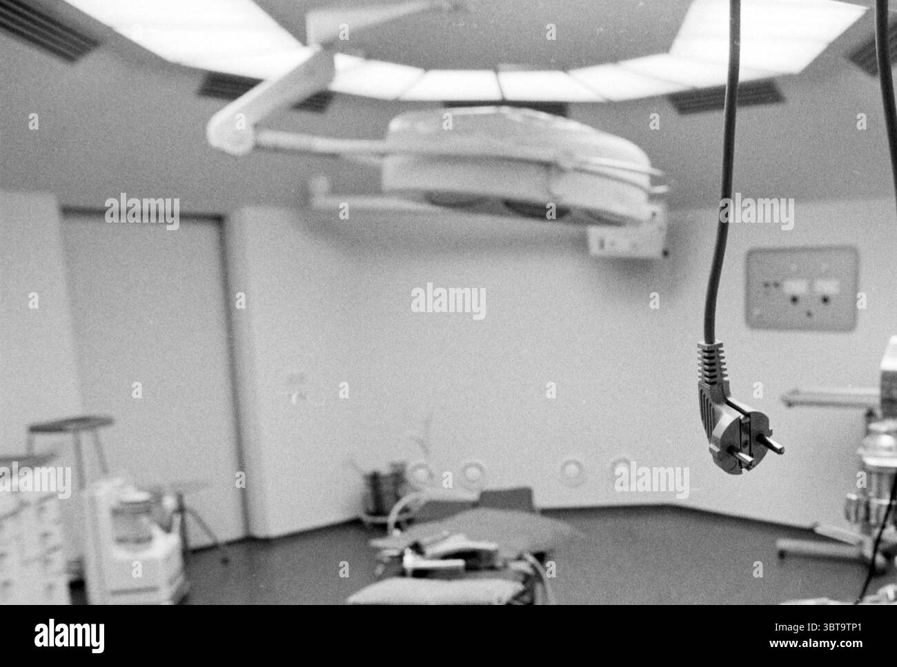 Military medical procedures hi-res stock photography and images - Alamy