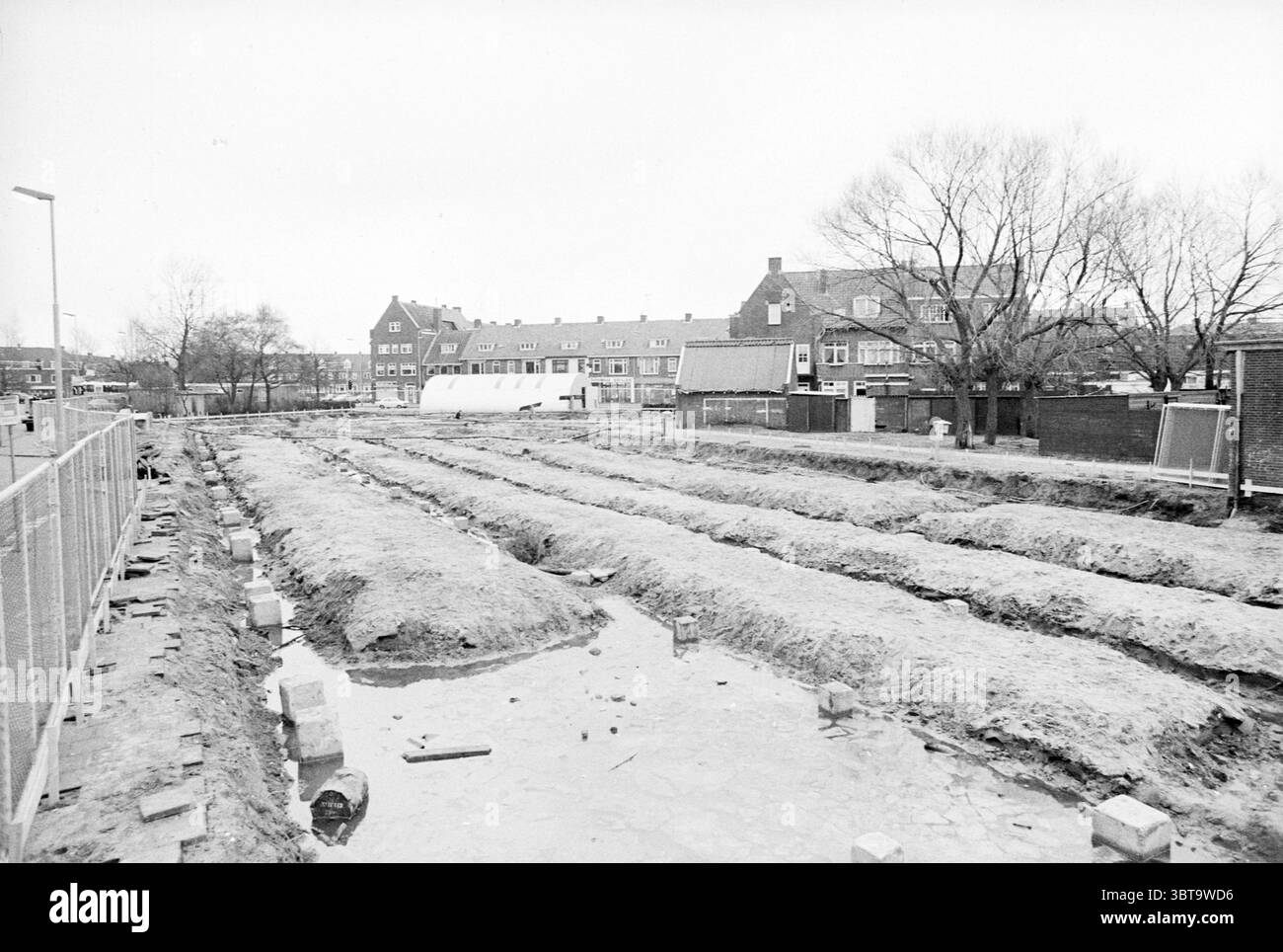 Forming shallow trenches hi-res stock photography and images - Alamy