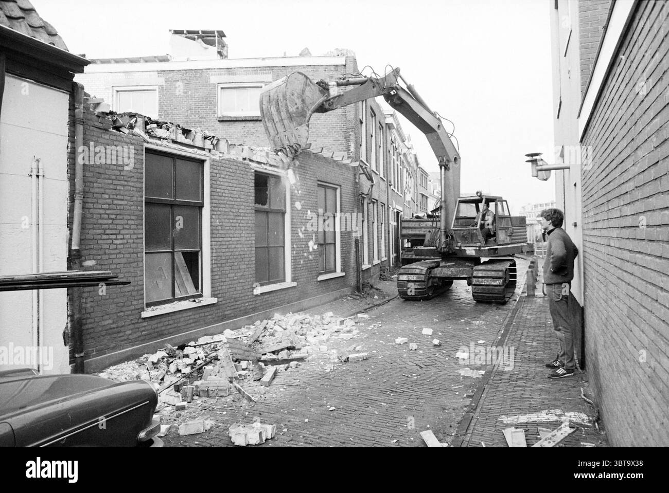 Wrecking machine dominates hi-res stock photography and images - Alamy
