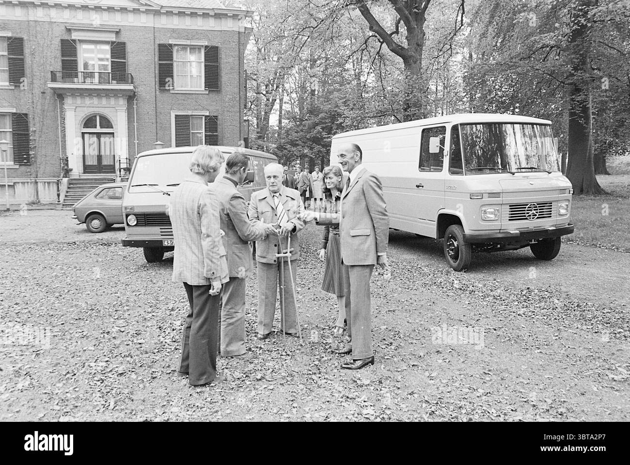 Handover of buses to the disabled foundation Buses bus tours Handover ...