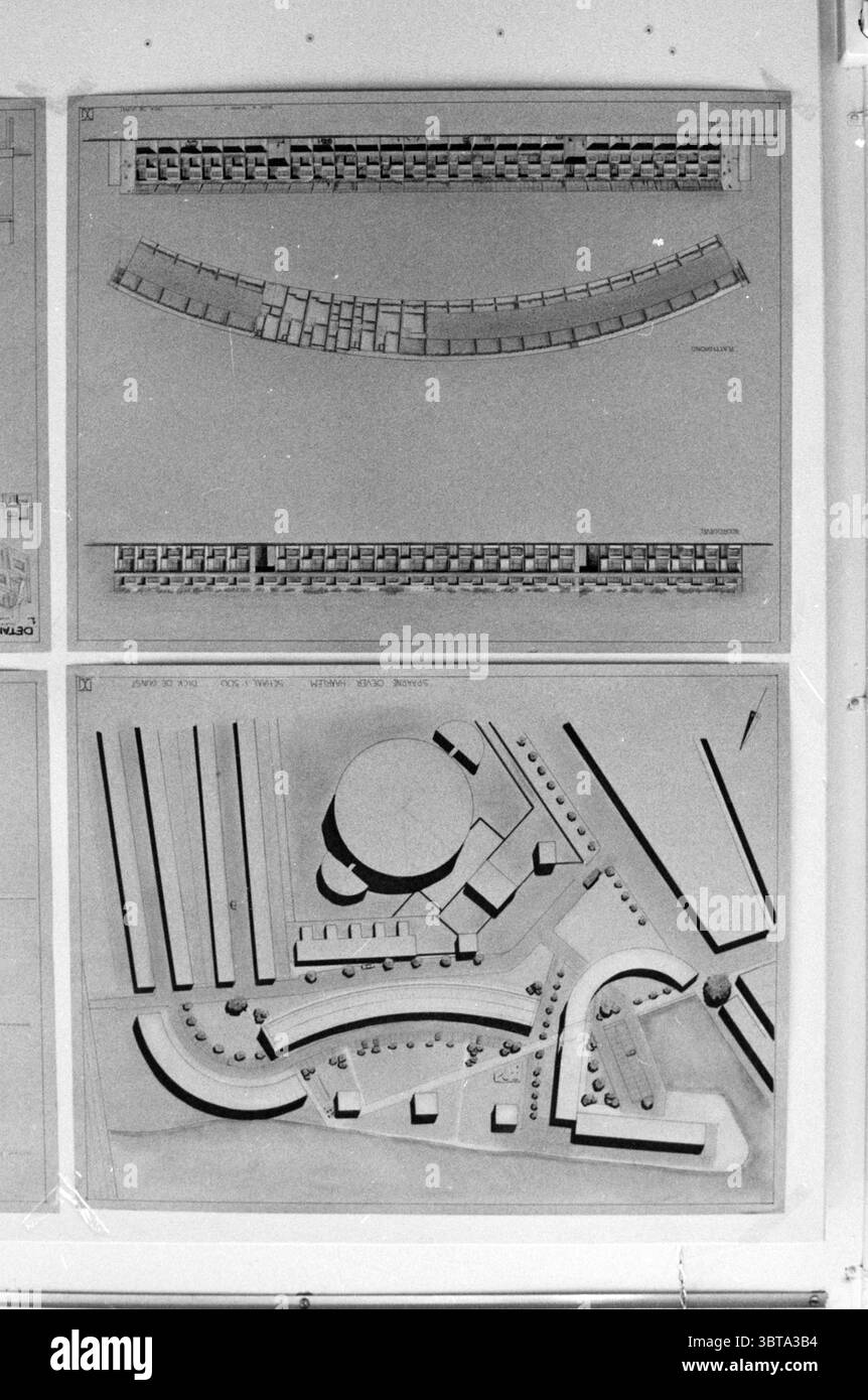 Curved versus linear hi-res stock photography and images - Alamy