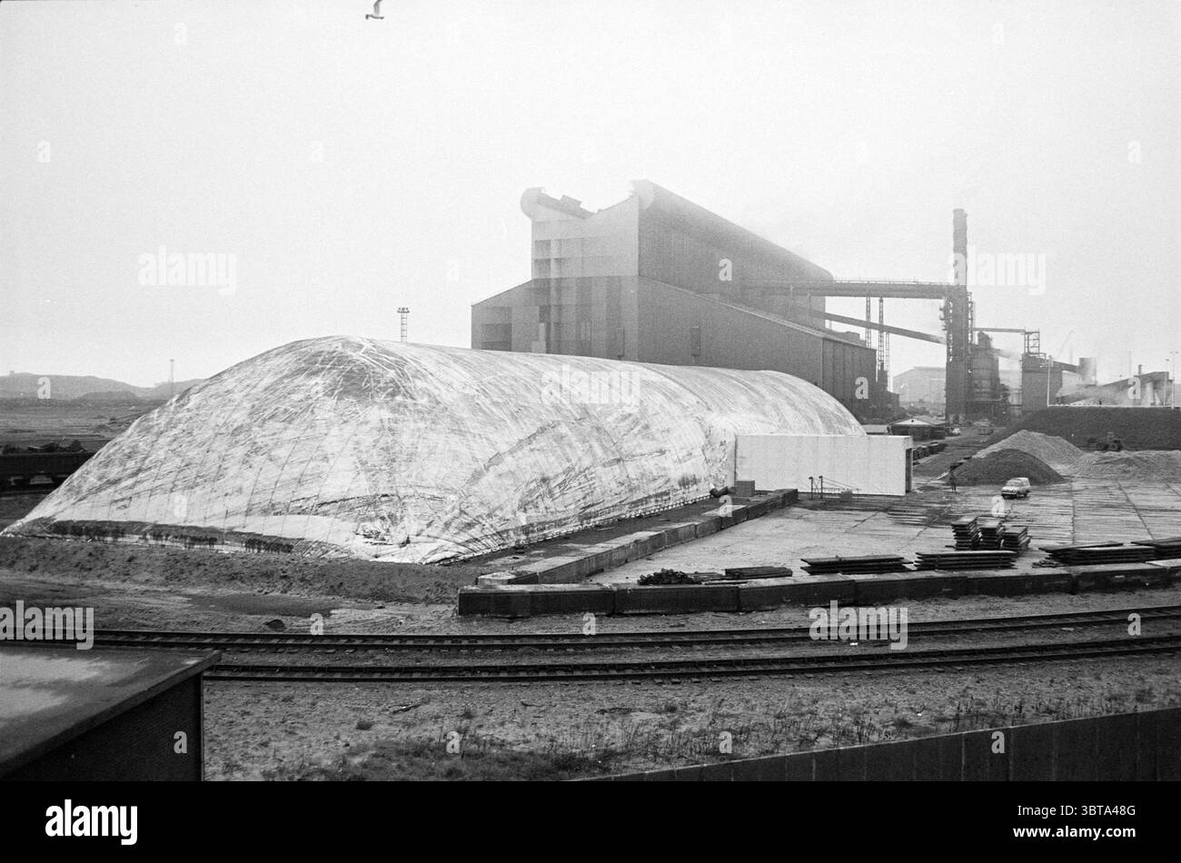 Merging plumes hi-res stock photography and images - Alamy