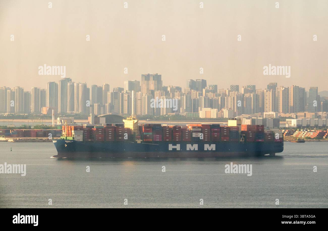 HMM container ship at Incheon New Port, July 12, 2025 : A container ship of HMM (Hyundai ...
