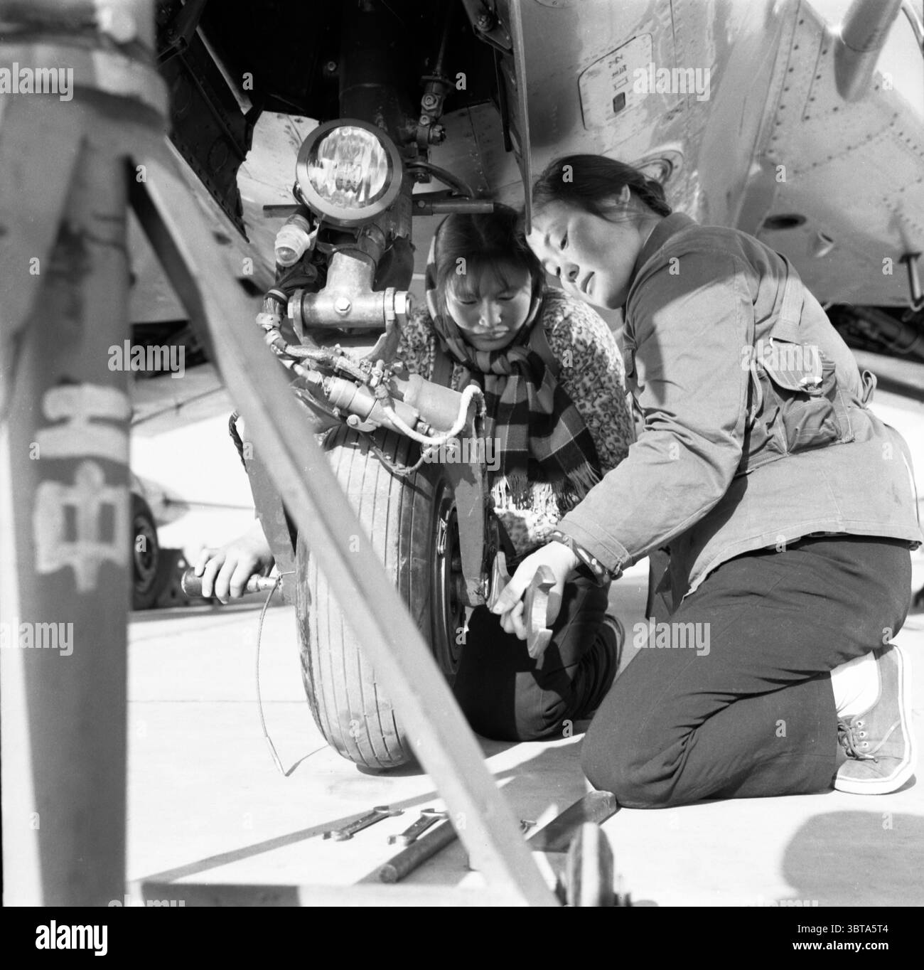 1970s china female militia hi-res stock photography and images - Alamy