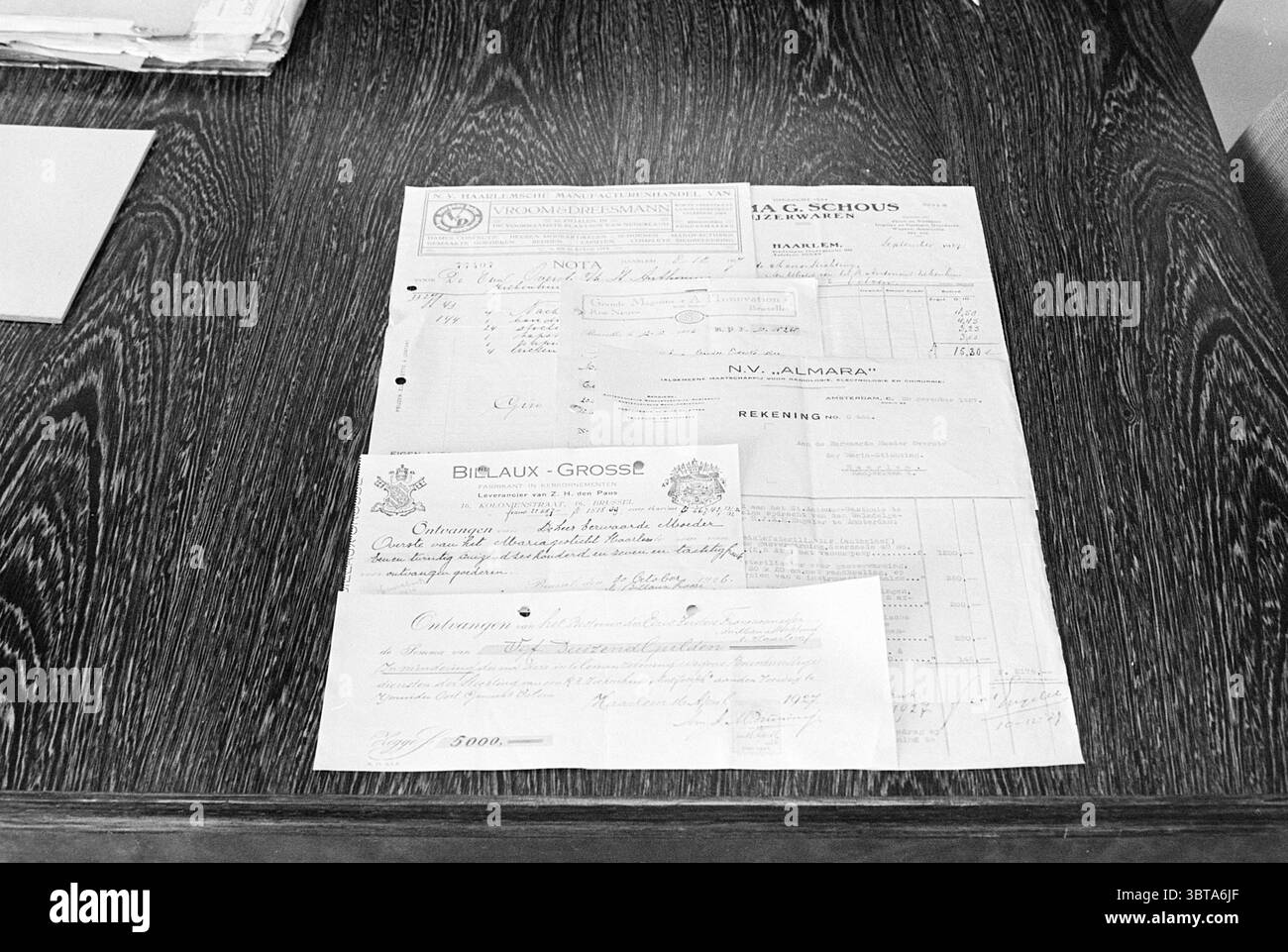 Presenting age Black and White Stock Photos & Images - Alamy