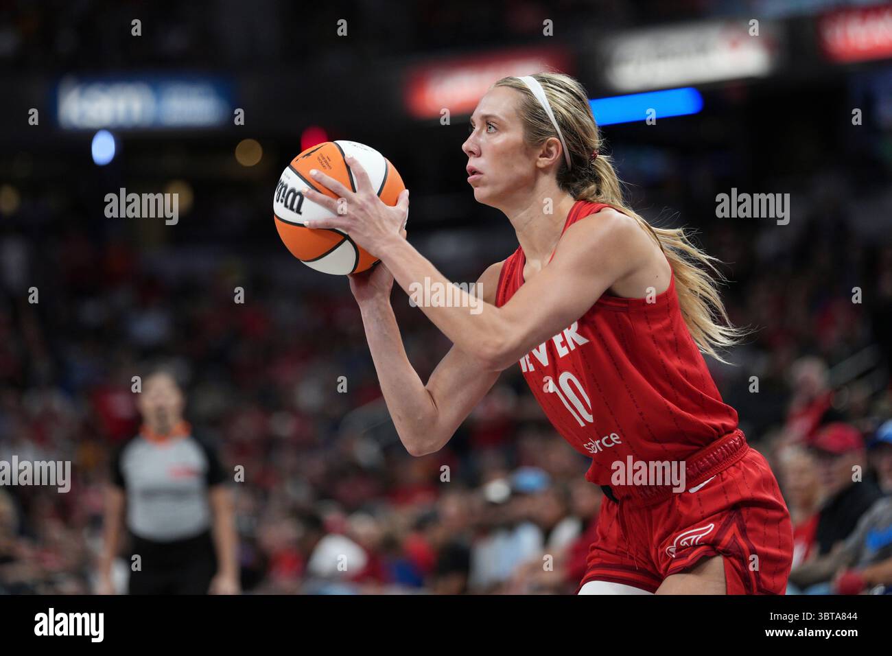 Indiana Fever's Lexie Hull shoots during the second half of a WNBA ...
