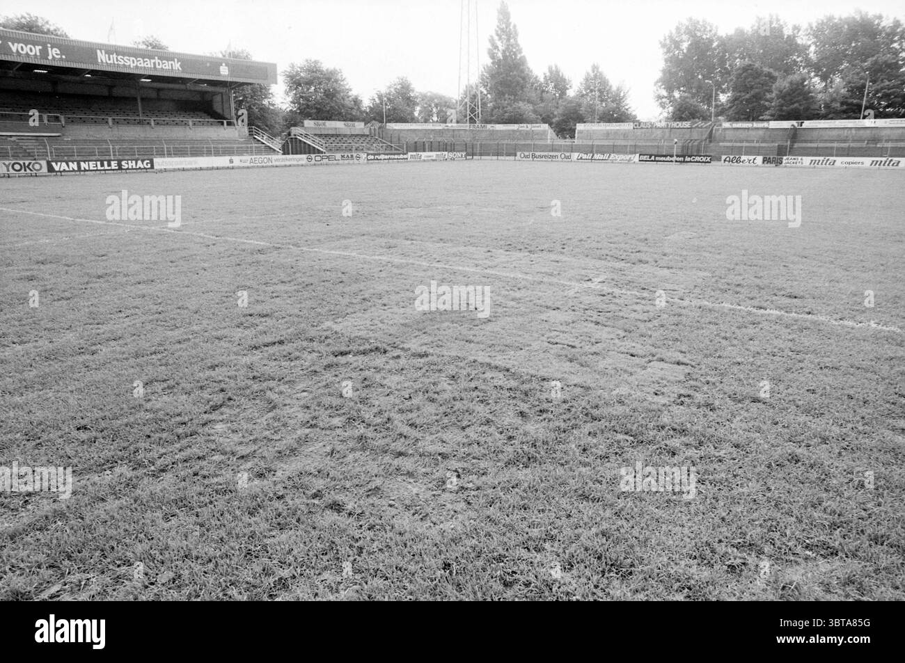Bad field in the Haarlem stadium Football fields Haarlem The ...