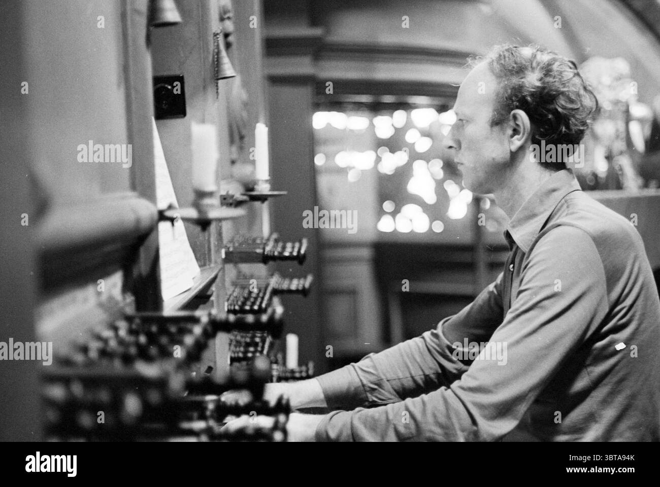 Maarten 't Hart plays organ in Grote Kerk Organs and organists, Whizgle ...