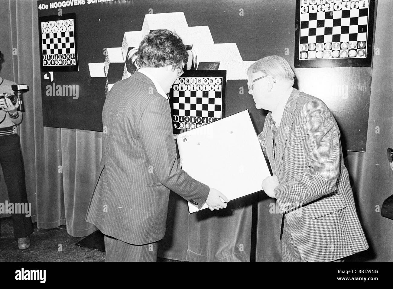 Serious checkers tournament hi-res stock photography and images - Alamy